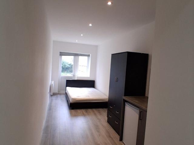 Apartment at Ferrymead Avenue, Greater London