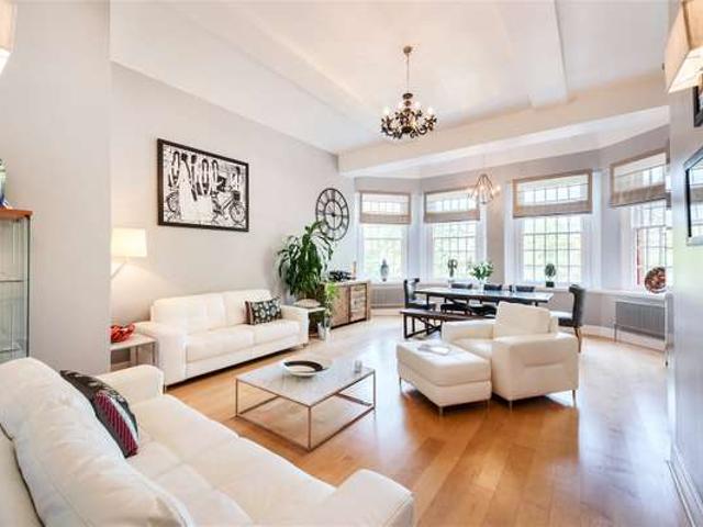 Apartment at FitzHerbert Walk, Greater London