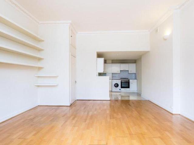 Apartment at Fitzjohn's Avenue, Greater London