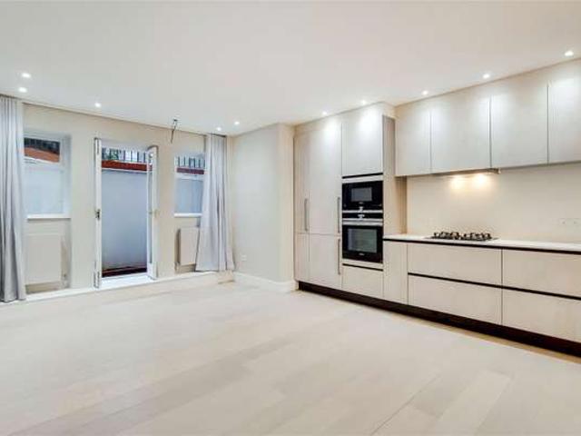 Apartment at Fitzjohn's Avenue, Greater London