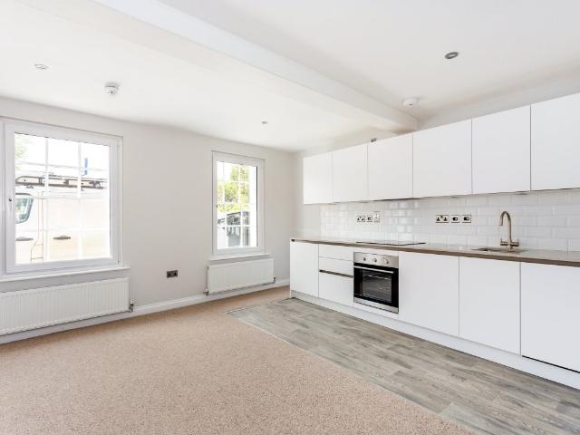 Apartment at Five Alls Court, Marlborough