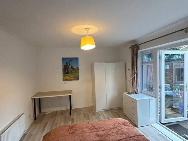 Apartment at Field Road, Sandwell