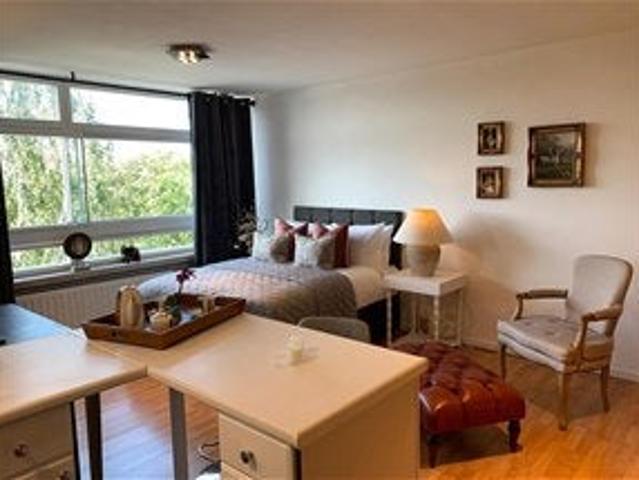 Apartment at Finchley Road, City of Westminster