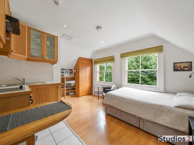Apartment at Finchley Road, Greater London
