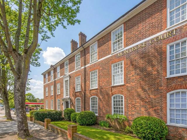 Apartment at Finchley Road, Greater London