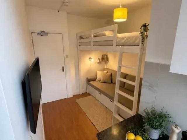 Apartment at Finchley Road, Greater London