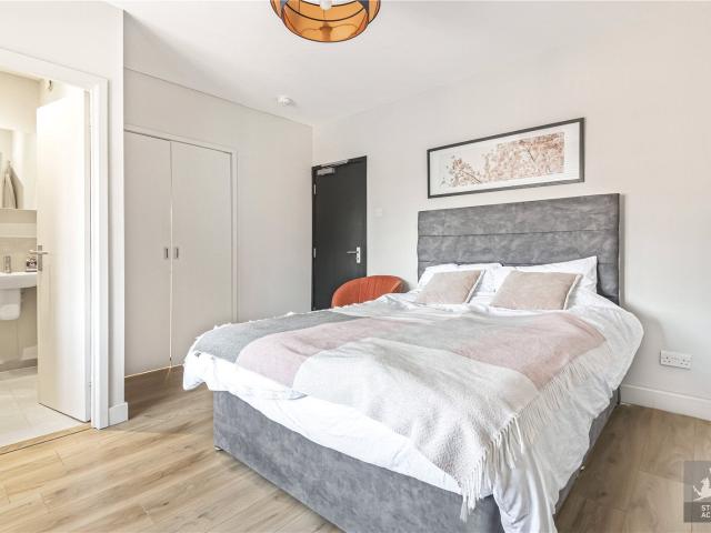 Apartment at Finchley Road, Greater London