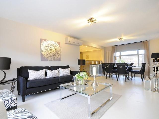 Apartment at Finchley Road, Greater London