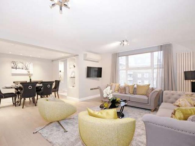 Apartment at Finchley Road, Greater London