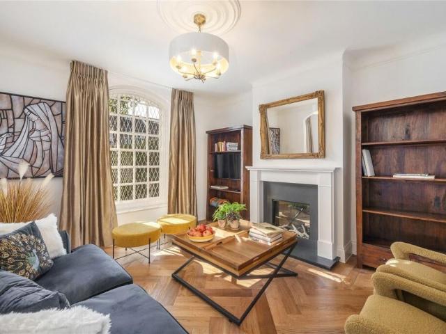 Apartment at Finchley Road, Greater London