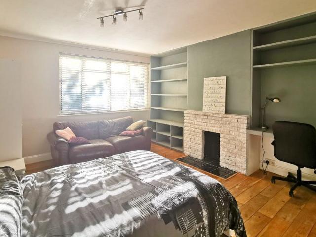 Apartment at Finborough Road, Greater London