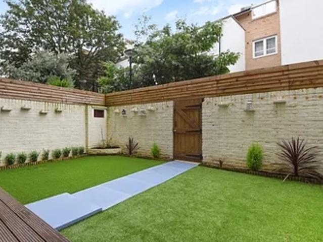 Apartment at Finborough Road, Greater London