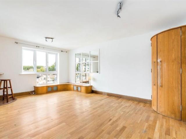 Apartment at Finland Street, Greater London