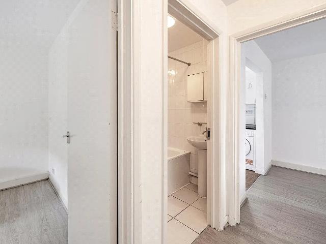 Apartment at Finsbury Park Avenue, Greater London