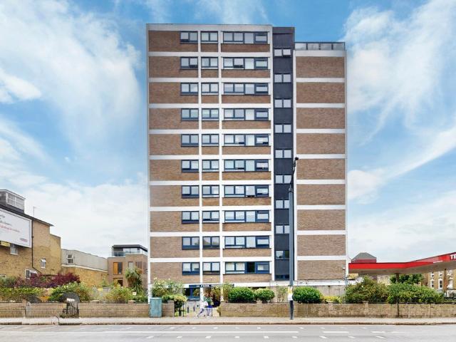 Apartment at Finsbury Park Road, Greater London