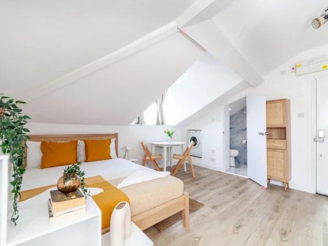 Apartment at Finsbury Park Road, Greater London