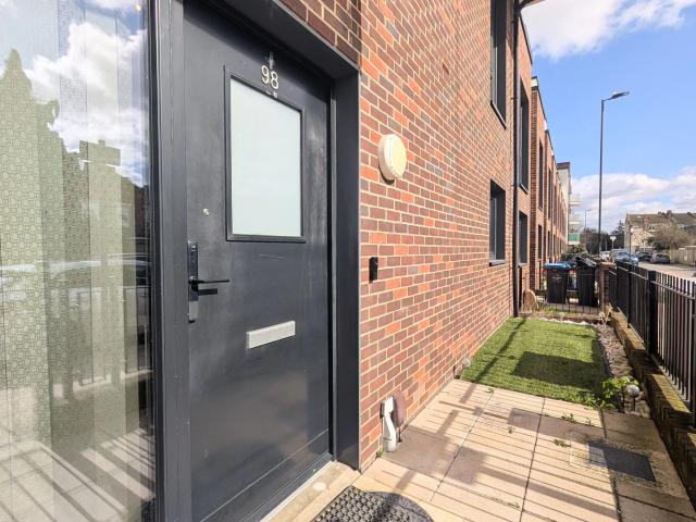 Apartment at Fishers Way, Greater London