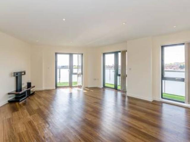 Apartment at Fishers Way, Greater London
