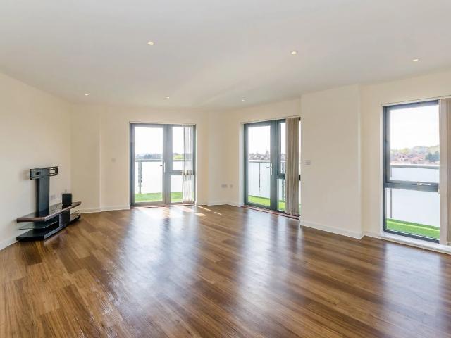 Apartment at Fishers Way, Greater London