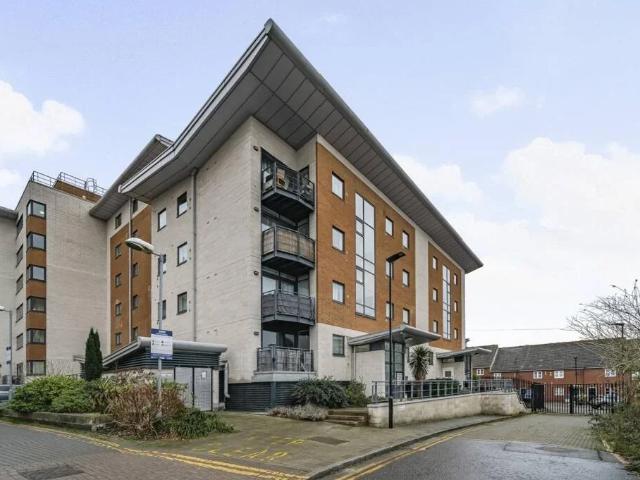 Apartment at Fishguard Way, Greater London