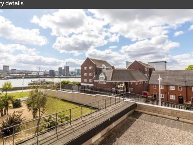 Apartment at Fishguard Way, Greater London