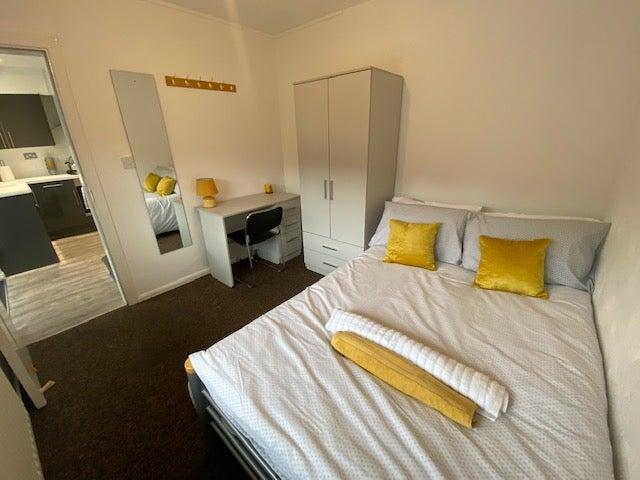 Apartment at Fladbury Crescent, Birmingham
