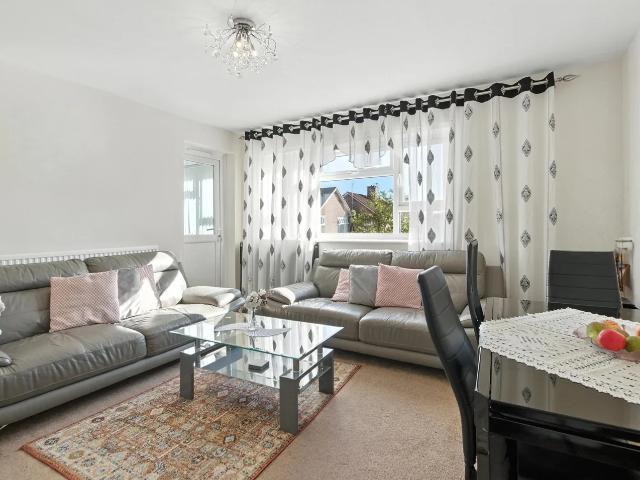 Apartment at Flanders Road, Greater London