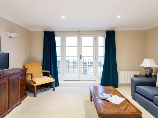 Apartment at Inverness Terrace, City of Westminster