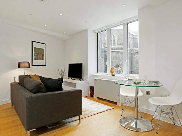 Apartment at Fleet Street, City of London