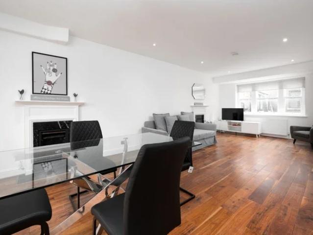 Apartment at Fleet Street, City of London