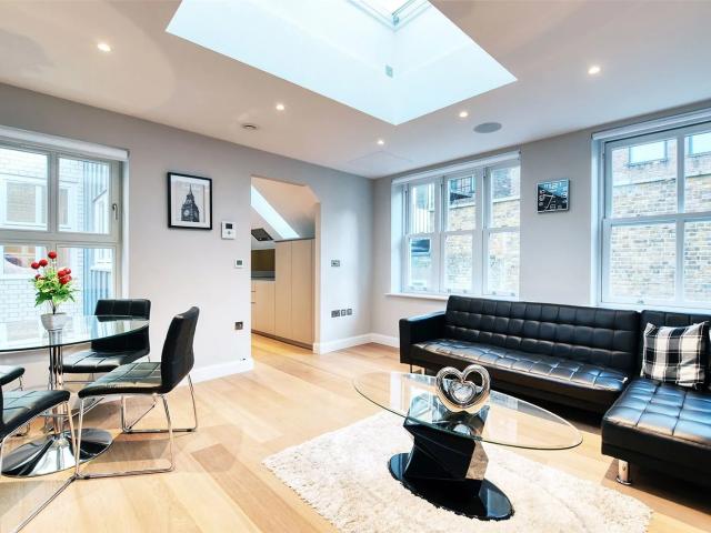 Apartment at Fleet Street, City of London