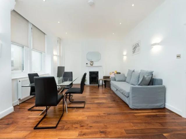 Apartment at Fleet Street, City of London