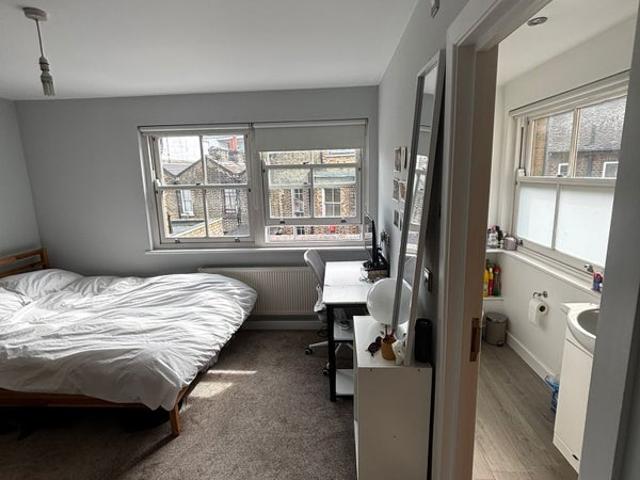 Room at Florfield Passage, Greater London
