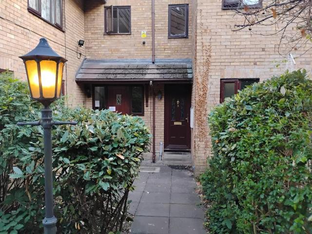 Apartment at Florin Court, Greater London