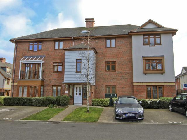 Apartment at Flowers Avenue, Greater London