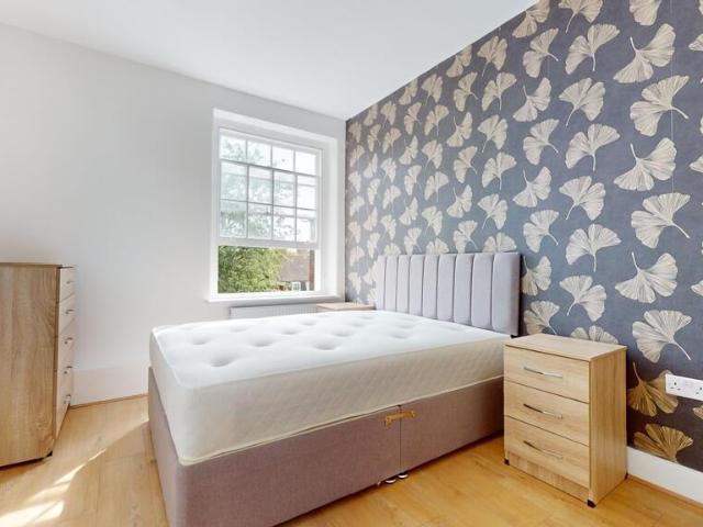 Apartment at Frampton Street, City of Westminster