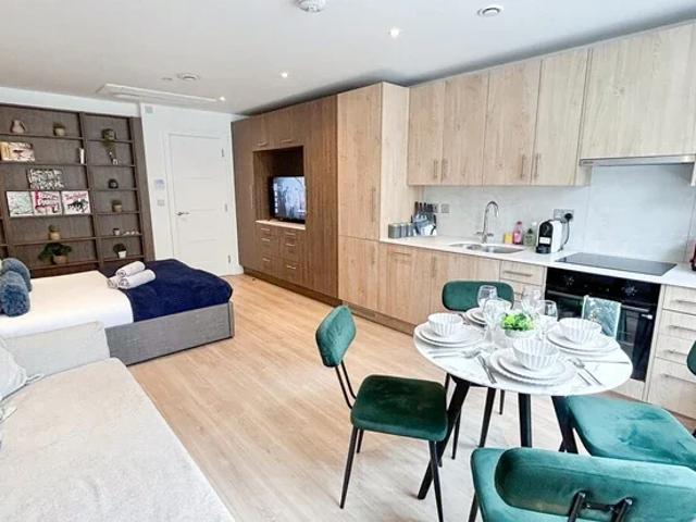 Apartment at Frampton Street, City of Westminster