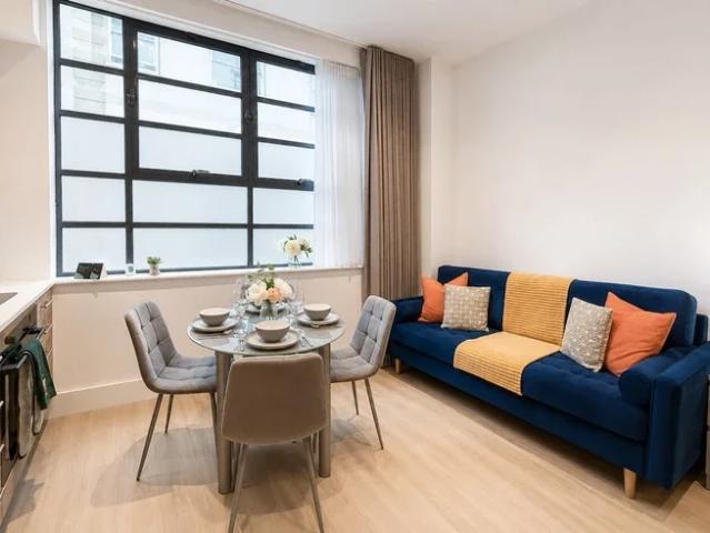 Apartment at Frampton Street, City of Westminster
