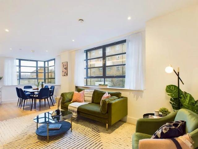 Apartment at Frampton Street, City of Westminster