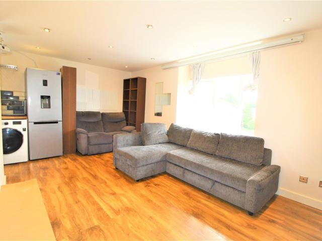 Apartment at Franklin Way, Greater London