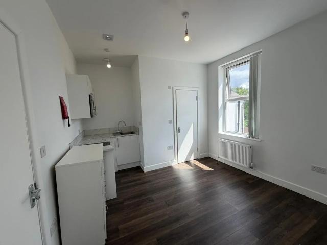 Apartment at Freeland Road, Greater London
