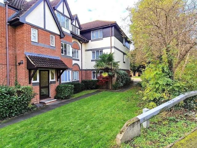 Apartment at Friends Avenue, Cheshunt