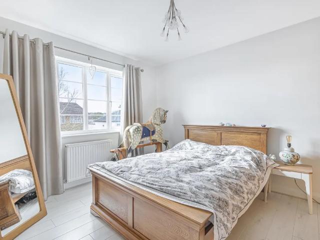 Apartment at Friern Park, Greater London