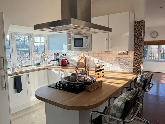 Apartment at Frithwood Avenue, Greater London
