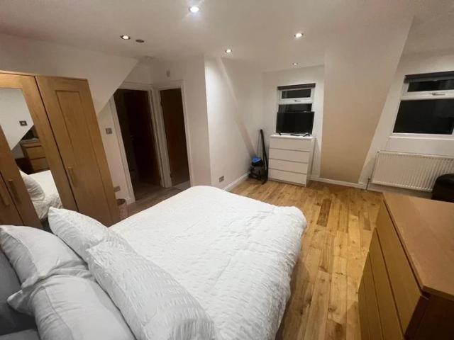 Apartment at Frobisher Road, Greater London