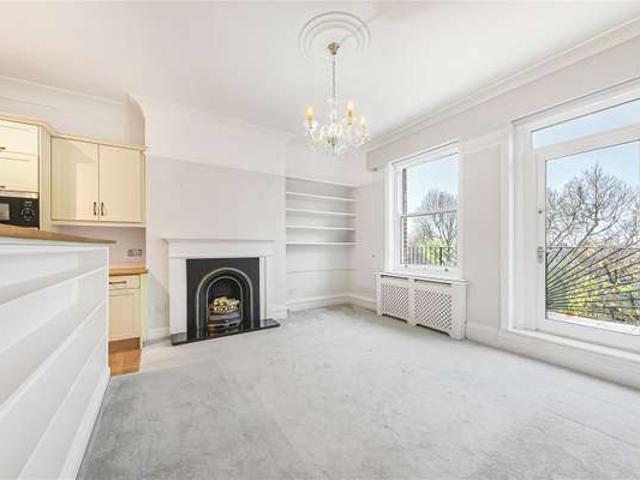 Apartment at Frognal Lane, Greater London