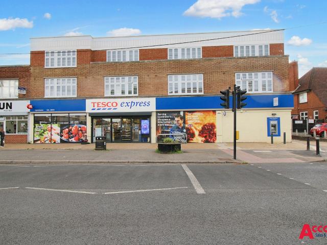 Apartment at Front Lane, Greater London
