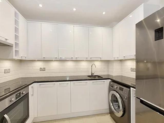 Apartment at Fulham High Street, Greater London