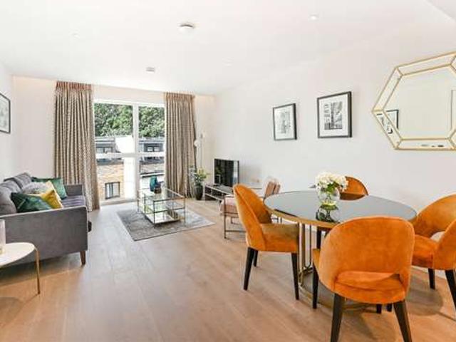 Apartment at Fulham High Street, Greater London