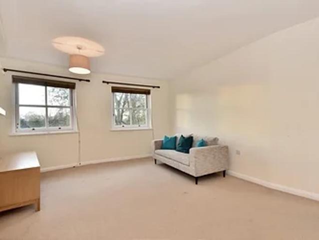 Apartment at Fulham High Street, Greater London